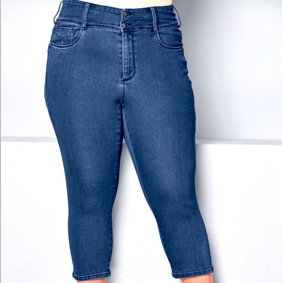 VENUS | Jeans | Venus Medium Wash Bum Lifter Capri Jeans | Poshmark